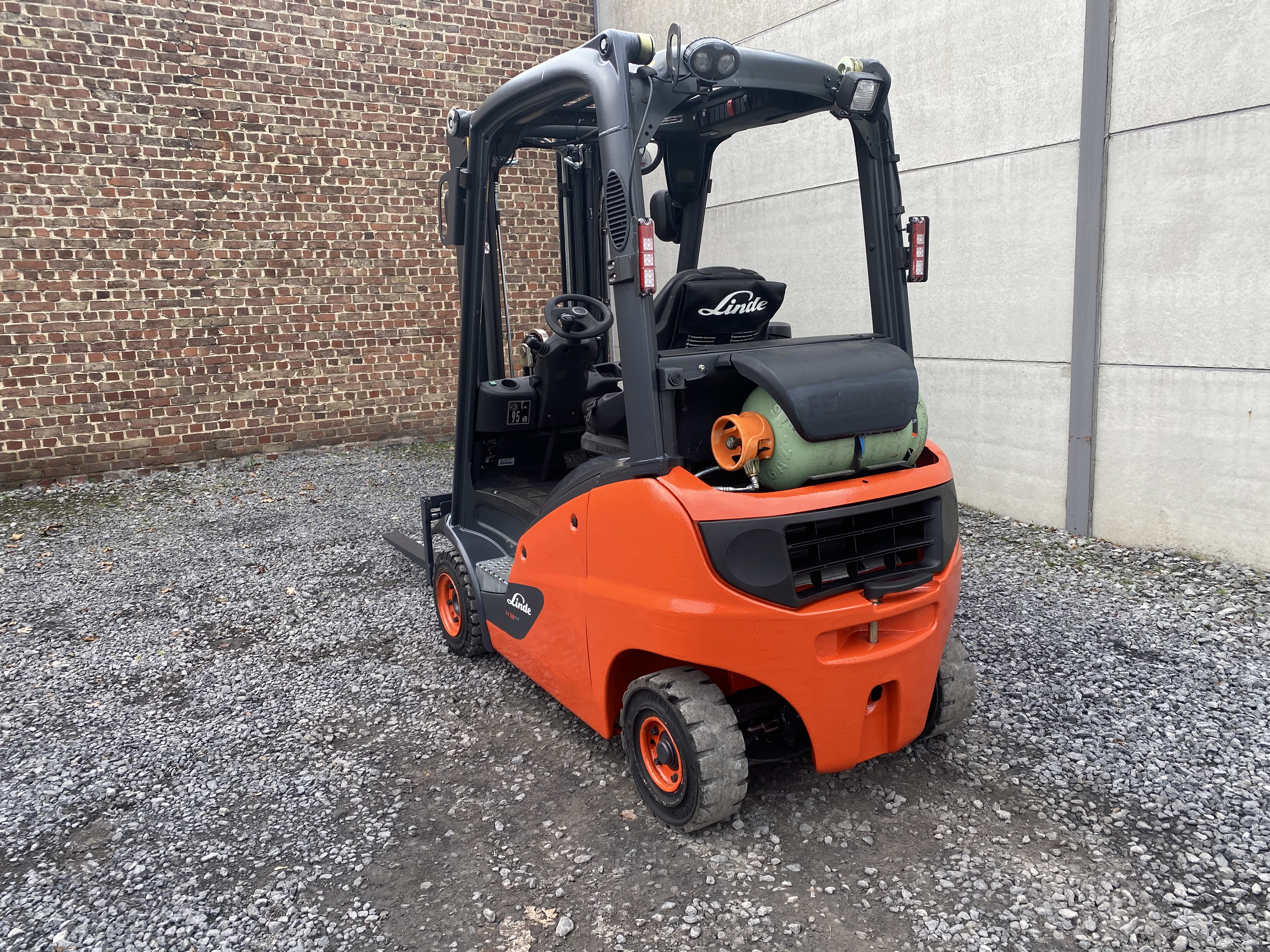 Linde H18T-01 heftruck lpg (170) | Devanmat