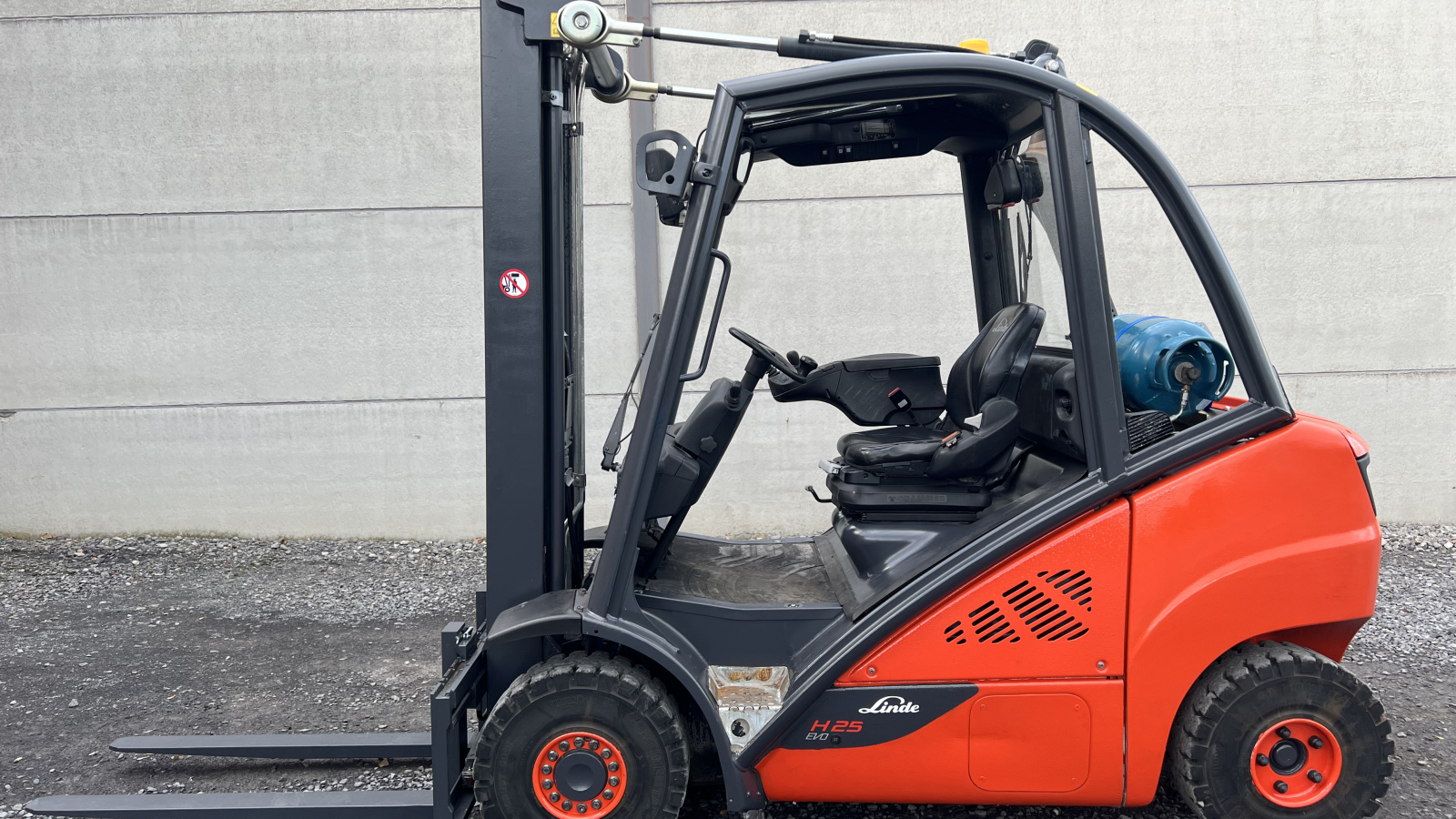 Linde H25T-02 EVO heftruck 2.500 kg - triple (62) | Devanmat