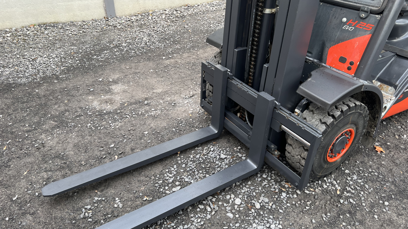 Linde H25T-02 EVO heftruck 2.500 kg - triple (62) | Devanmat